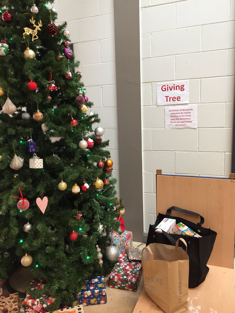 Christmas "Giving Tree" 2017 - Ennis National School